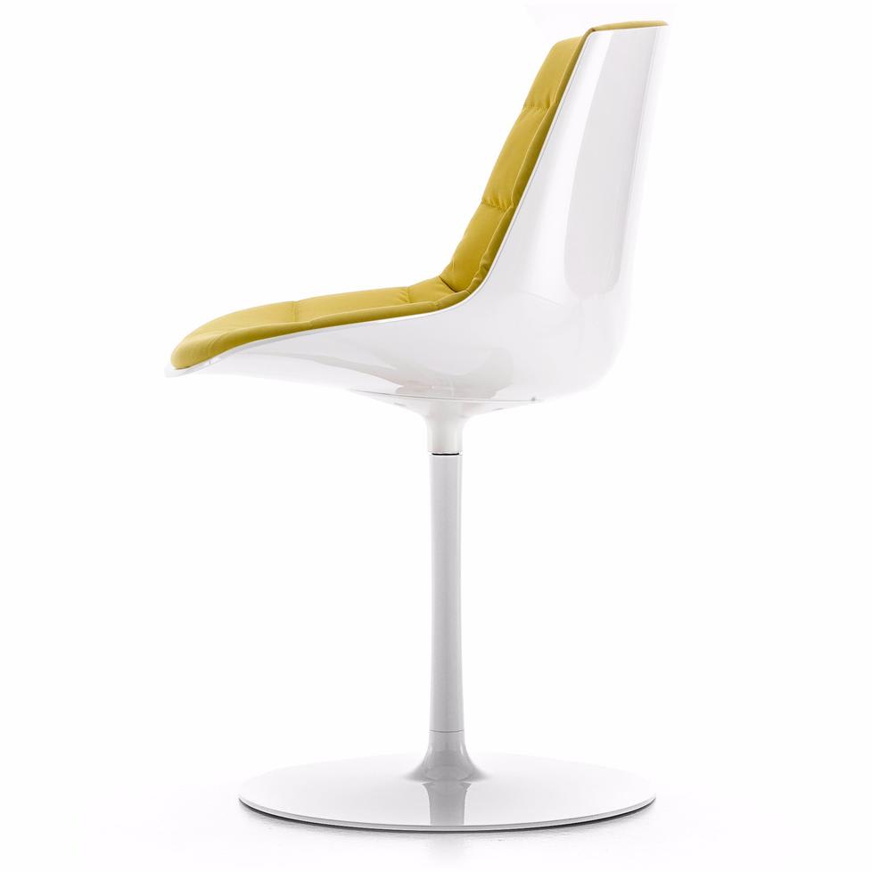 Chaise capitonnée Flow Chair de MDF Italia avec pied rond