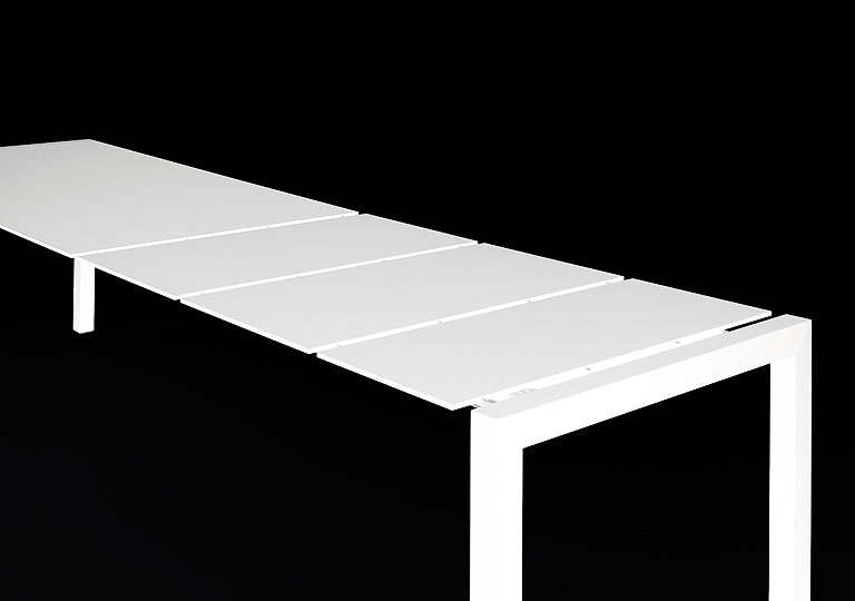 Sushi Pure White table by Kristalia